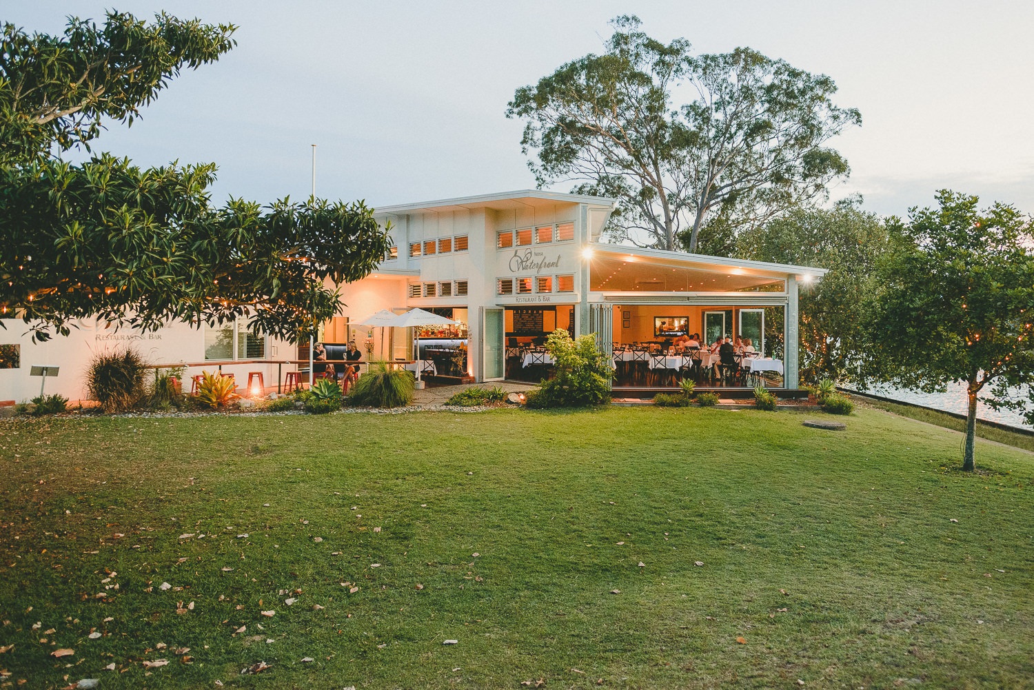Visit Noosa | Noosa Waterfront Restaurant